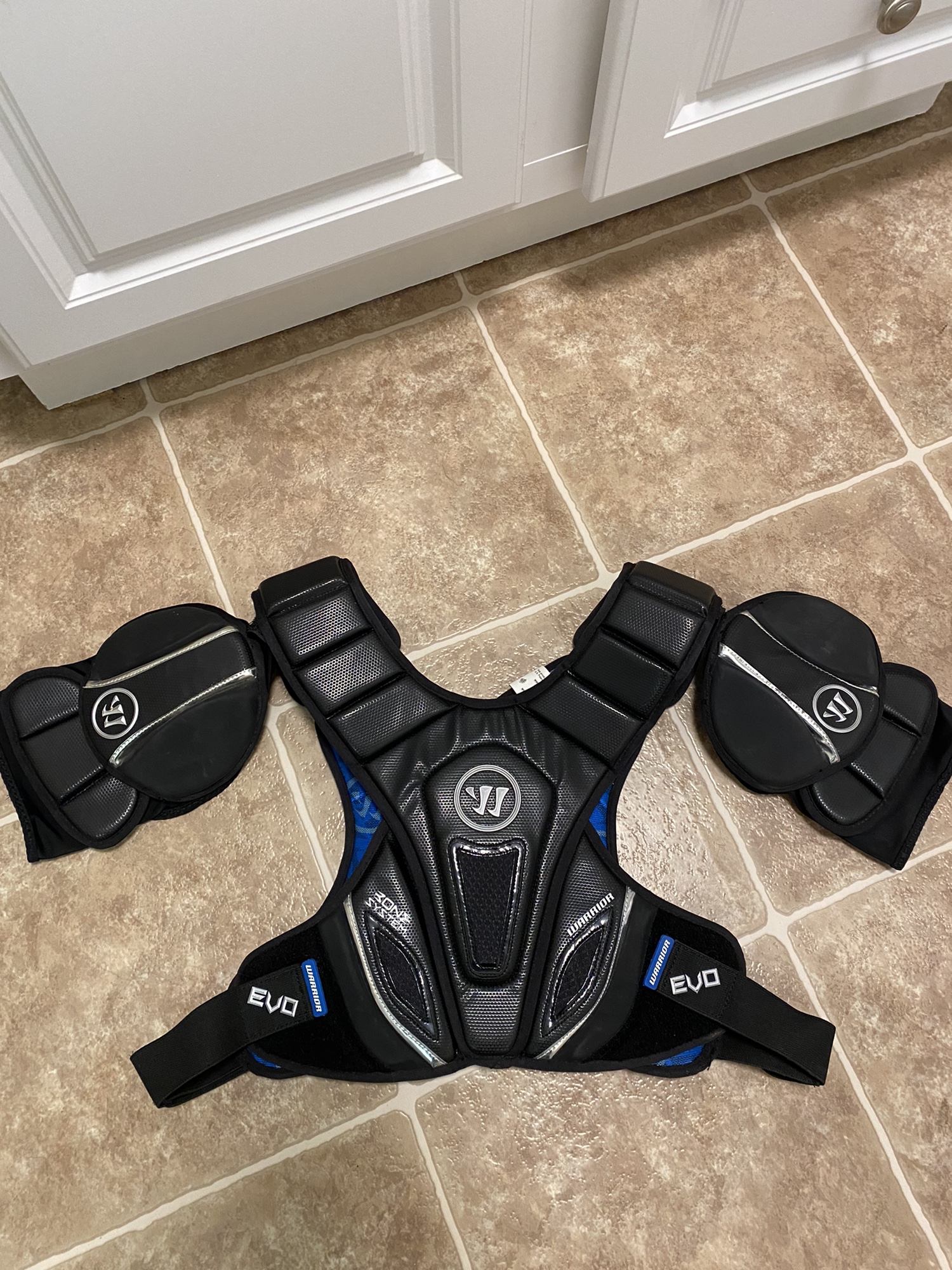 Used Medium Warrior Evo Hitlyte Shoulder Pads | SidelineSwap