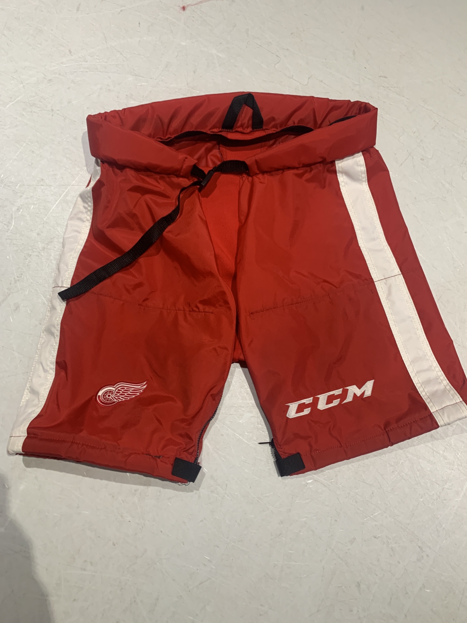 CCM Detroit Red Wings Pant shell large | SidelineSwap