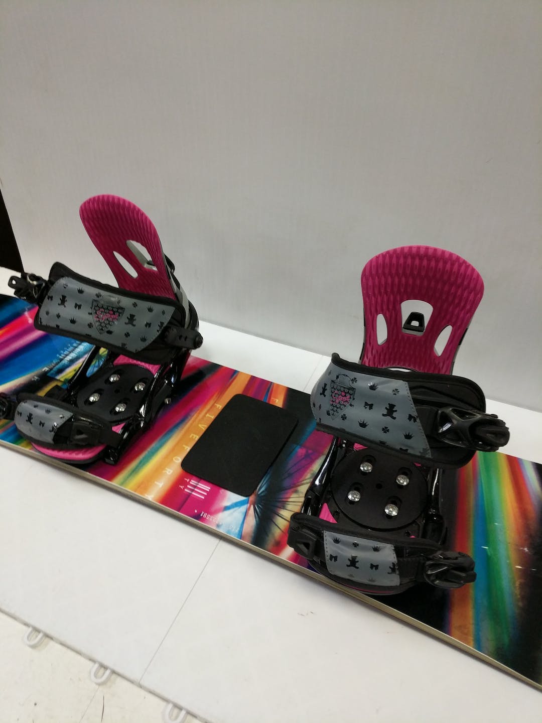 Used Five Forty Lazer Head Bindinds 115 Cm Girls' Snowboard Combo ...