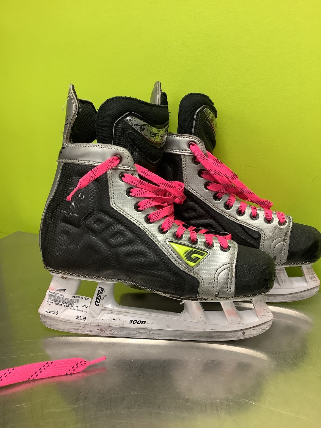 Used Graf Supra 570 Senior 9 Ice Hockey Skates | SidelineSwap