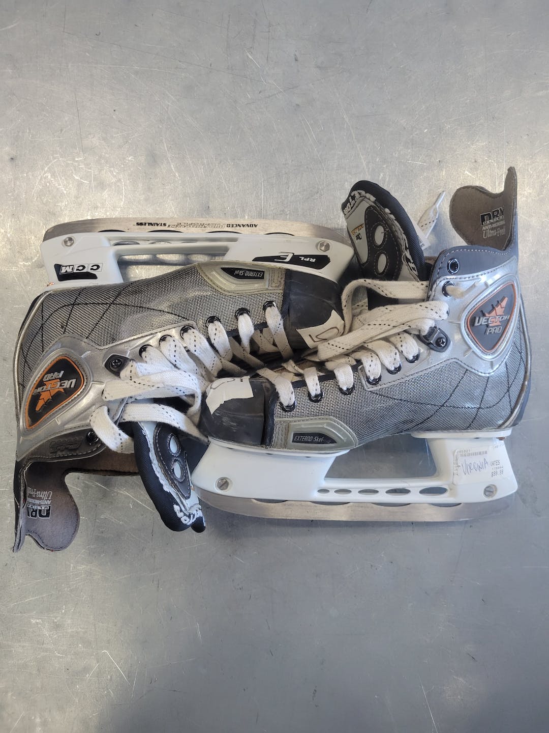 Used Ccm Vector Pro Senior 5.5 Ice Hockey Skates | SidelineSwap