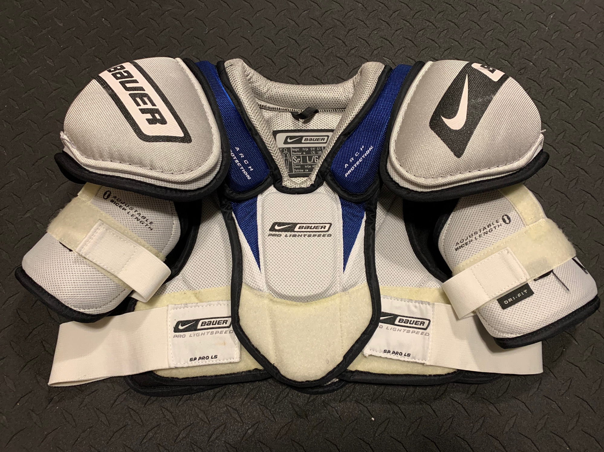 Nike Bauer Pro Lightspeed Shoulder Pad Large | SidelineSwap