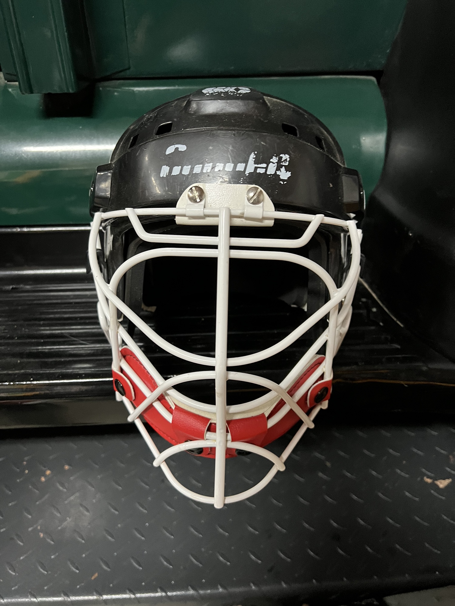 Used Cooper SK 2000 Goalie Mask | SidelineSwap