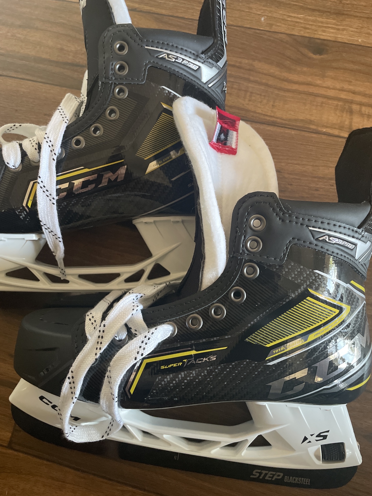 New CCM Pro Stock Size 9 Super Tacks AS3 Pro Hockey Skates | SidelineSwap
