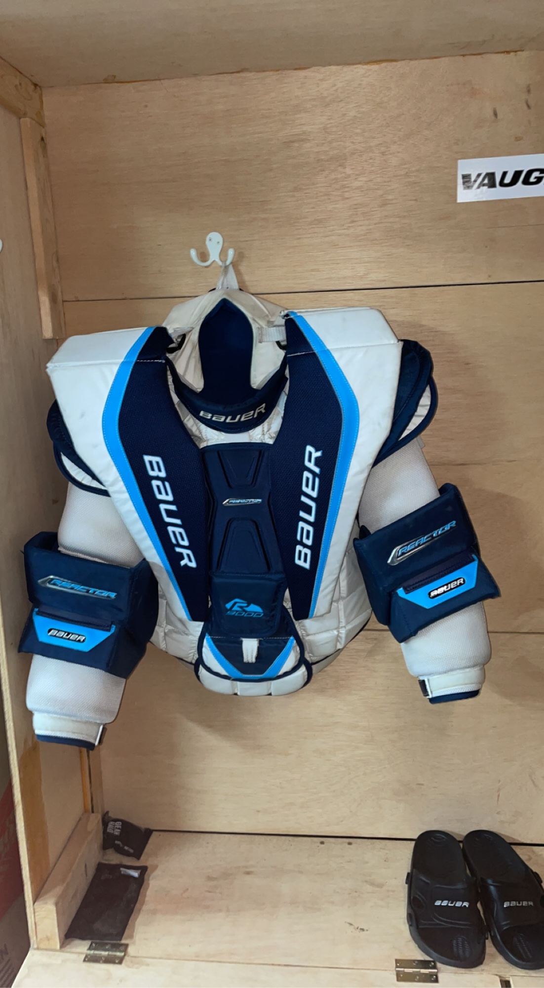 XL Bauer Reactor 9000 Chest Protector | SidelineSwap