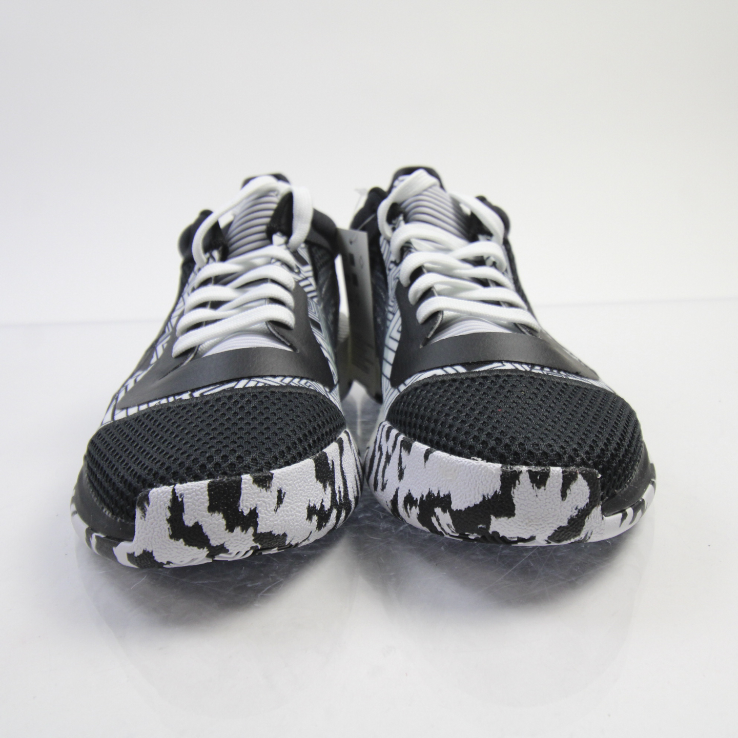 adidas Basketball Shoe Men's Black/White New without Box 9 | SidelineSwap