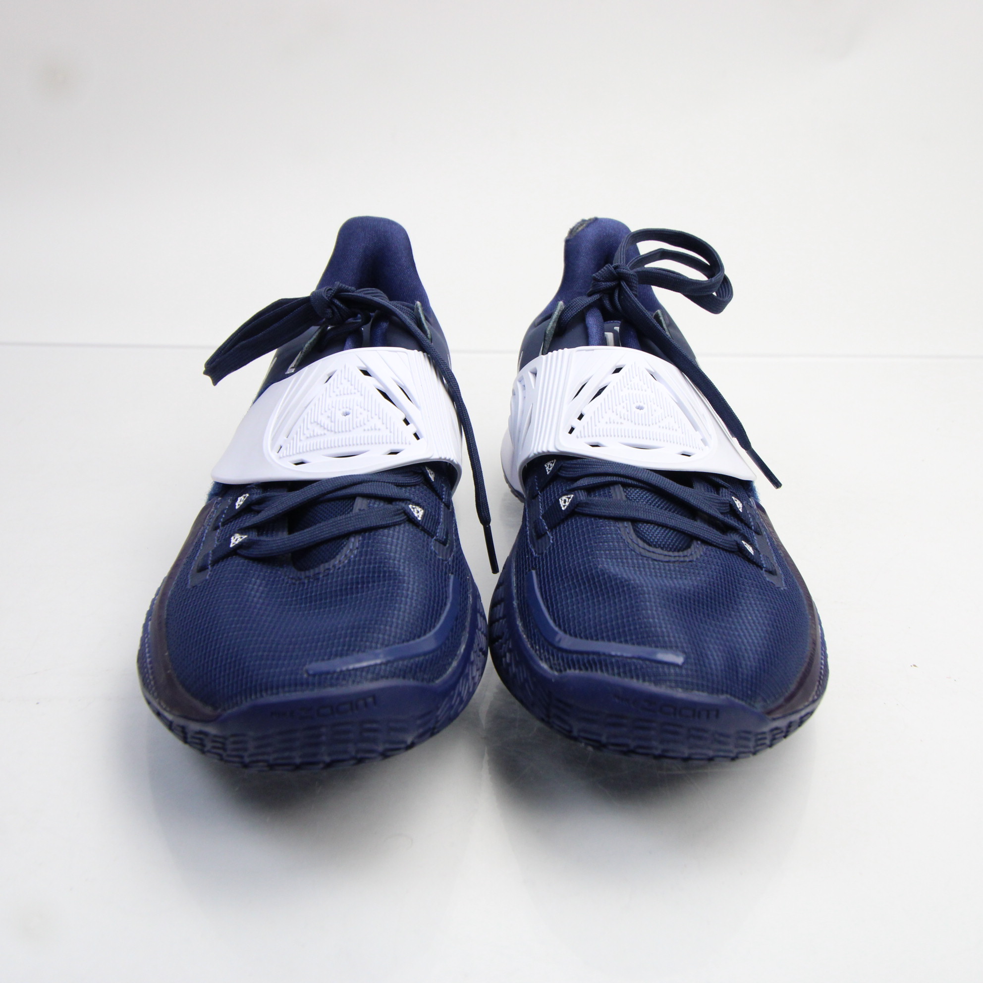 Nike Basketball Shoe Men's Navy/White New with Defect 8 | SidelineSwap