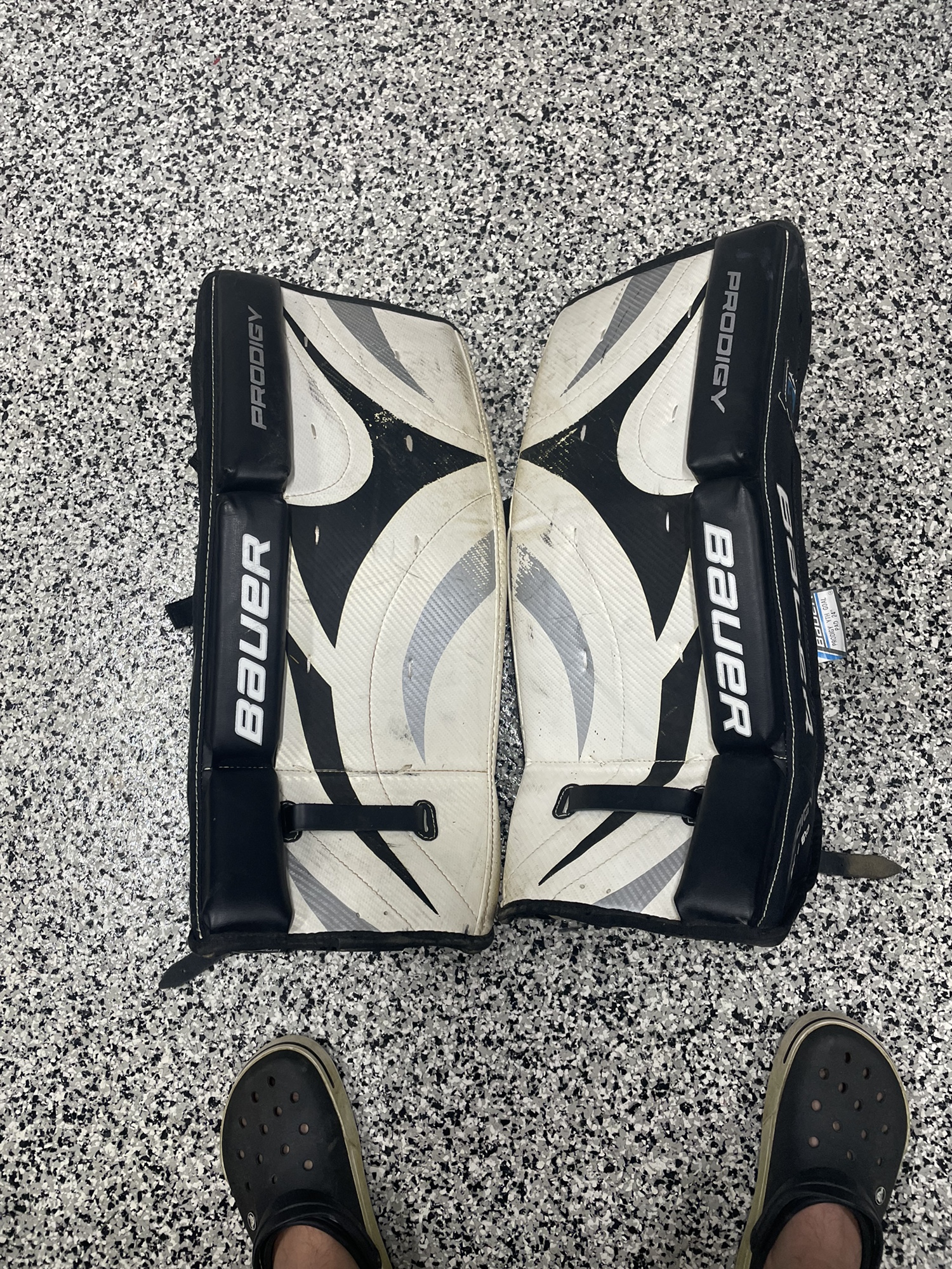 24" Bauer Prodigy 2.0 Goalie Leg Pads | SidelineSwap