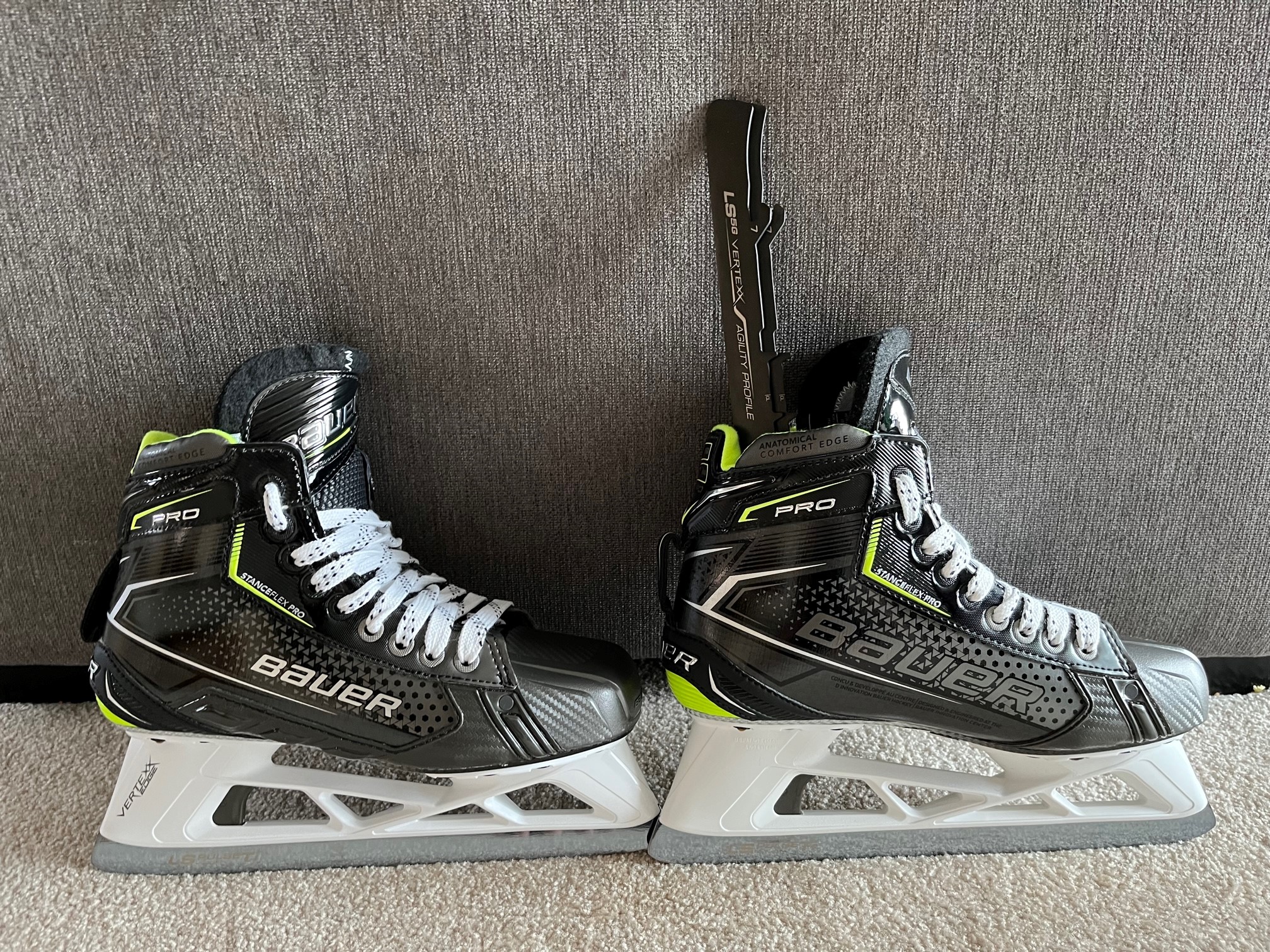NEW Bauer Pro Goal Skates Size 7 Fit 2 **with LS Pulse TI steel ...