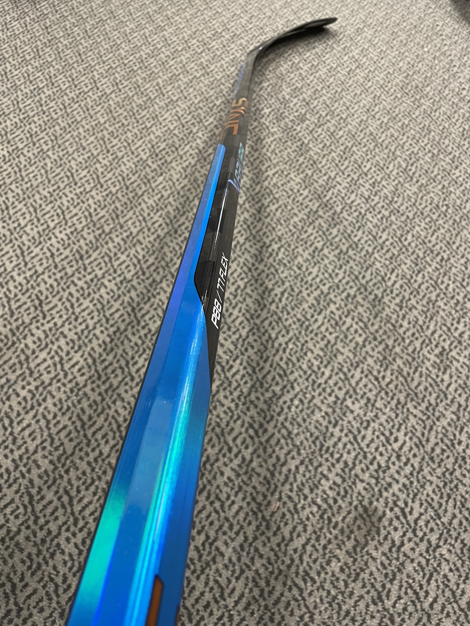 Bauer Nexus Sync P88 curve 77 flex left hand stick | SidelineSwap