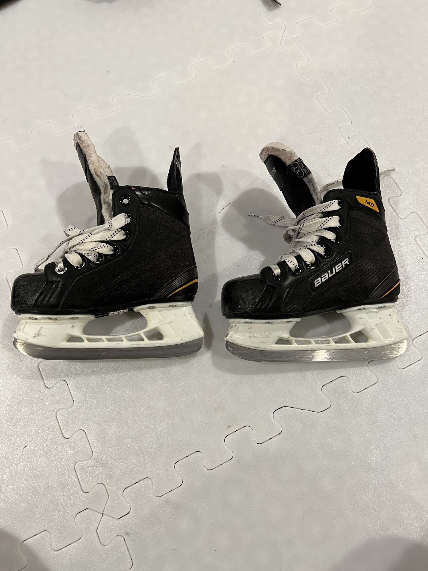 Youth Bauer Supreme 140 size 10R Skates | SidelineSwap