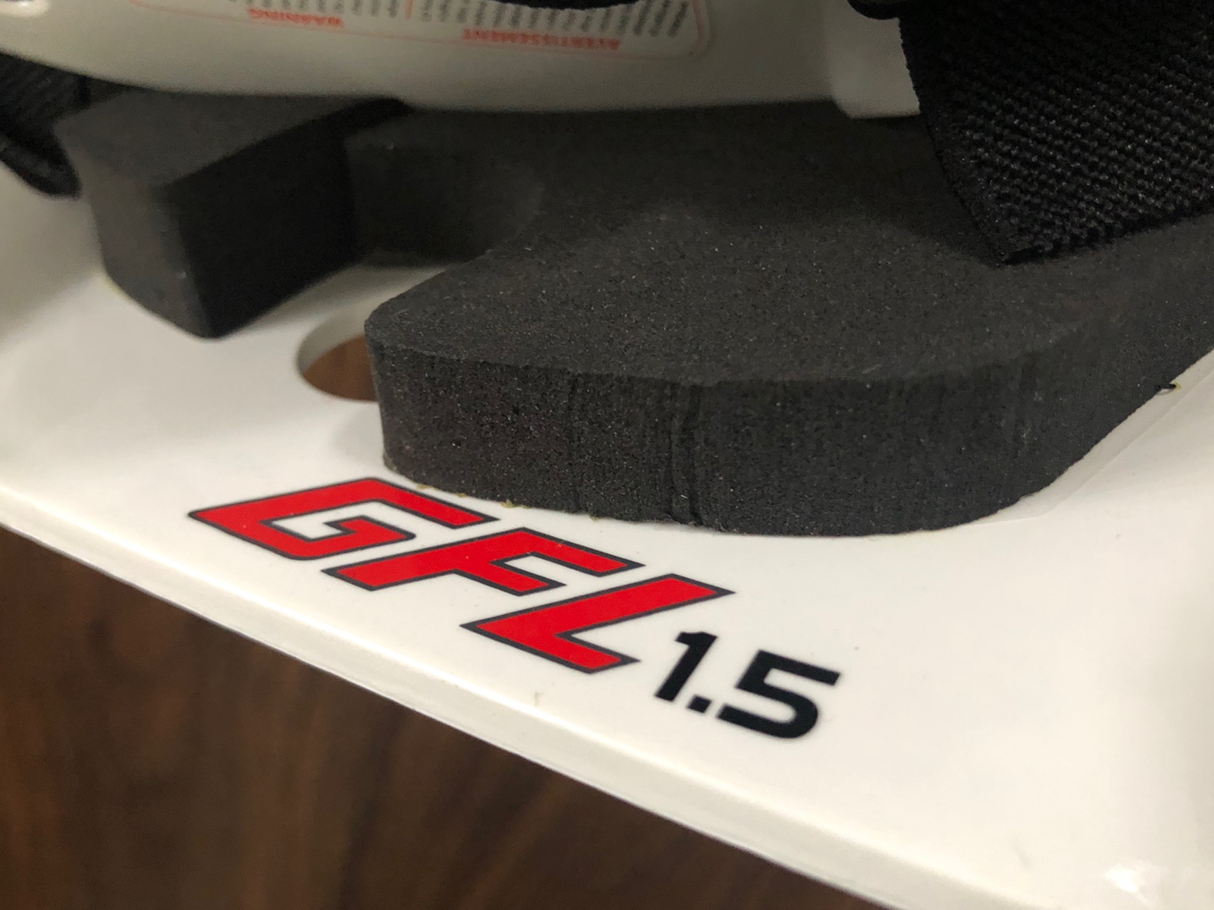 Senior New CCM 1.5 Goalie Mask HECC certification THE END OF 12-2023 ...