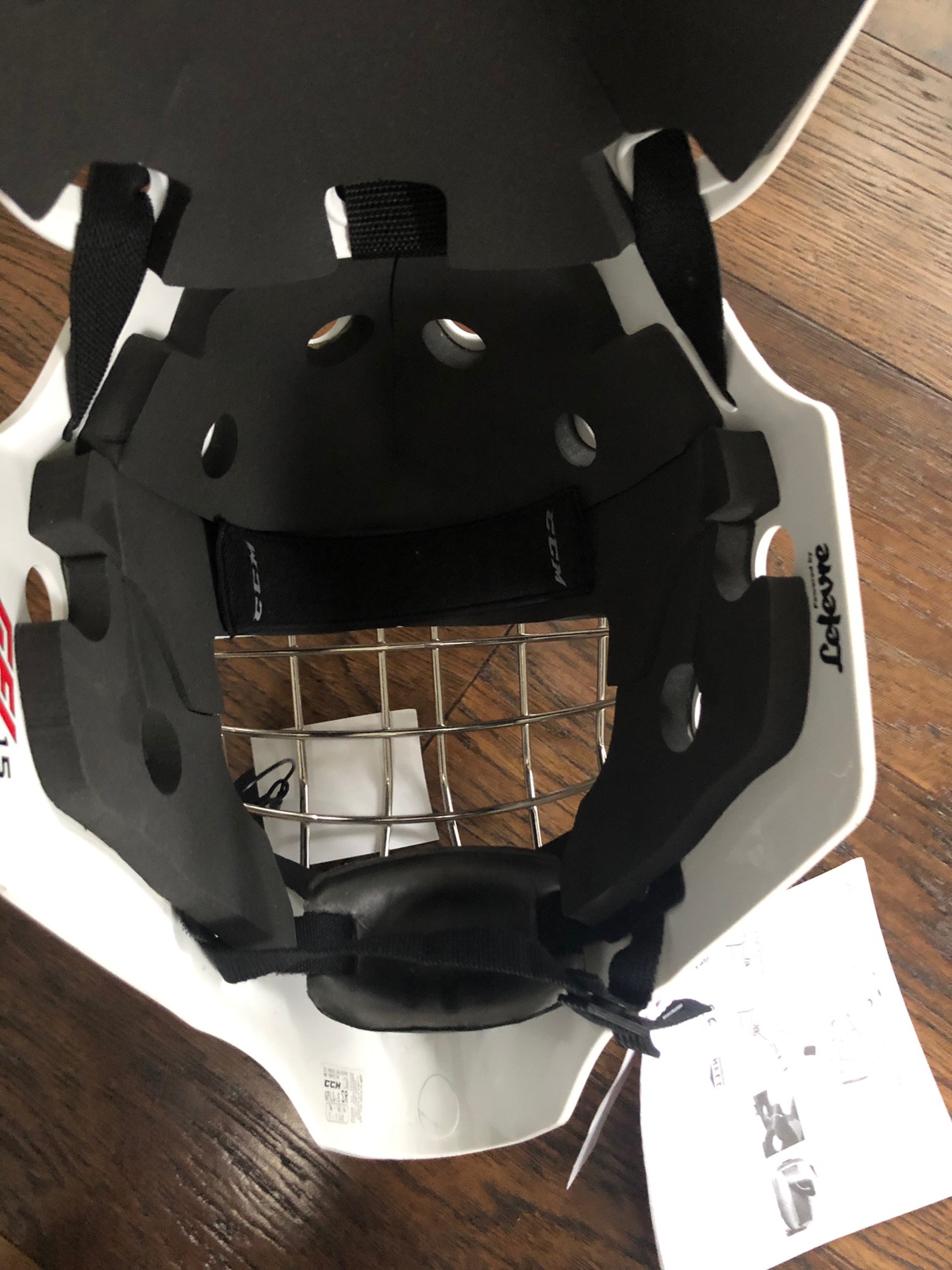 Senior New CCM 1.5 Goalie Mask HECC certification THE END OF 12-2023 ...