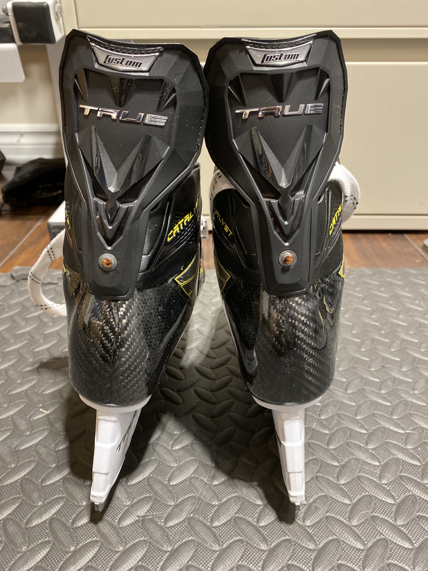 New True Catalyst Pro Hockey Skates Size 5D | SidelineSwap