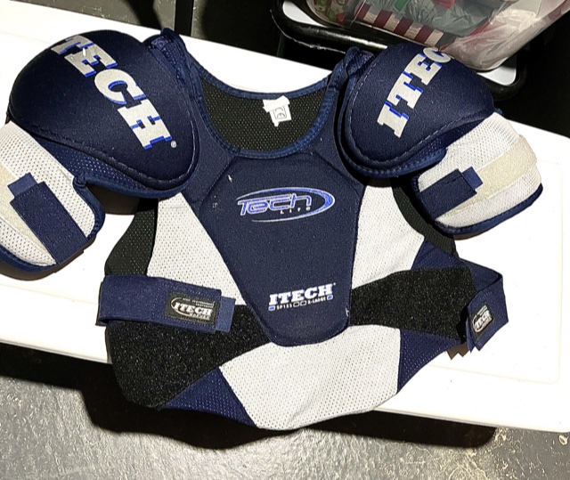 Senior New Extra Large Itech Shoulder Pads & Chest Protector | SidelineSwap