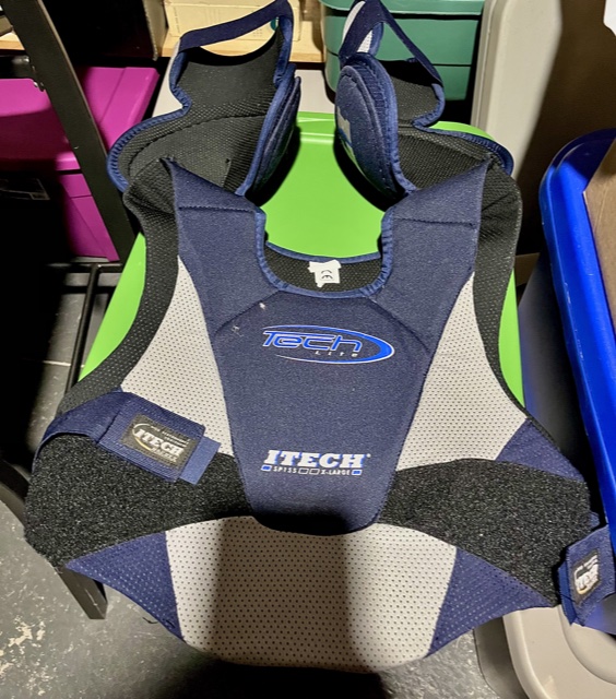 Senior New Extra Large Itech Shoulder Pads & Chest Protector | SidelineSwap