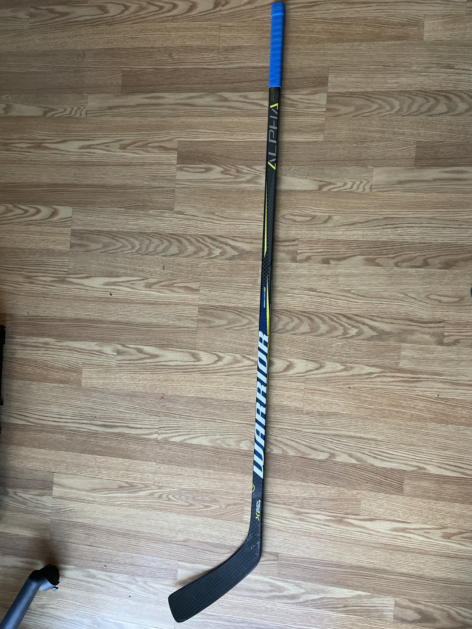 Warrior Alpha QX Pro - Senior - 85 - W02 Lidstrom - Grip | SidelineSwap