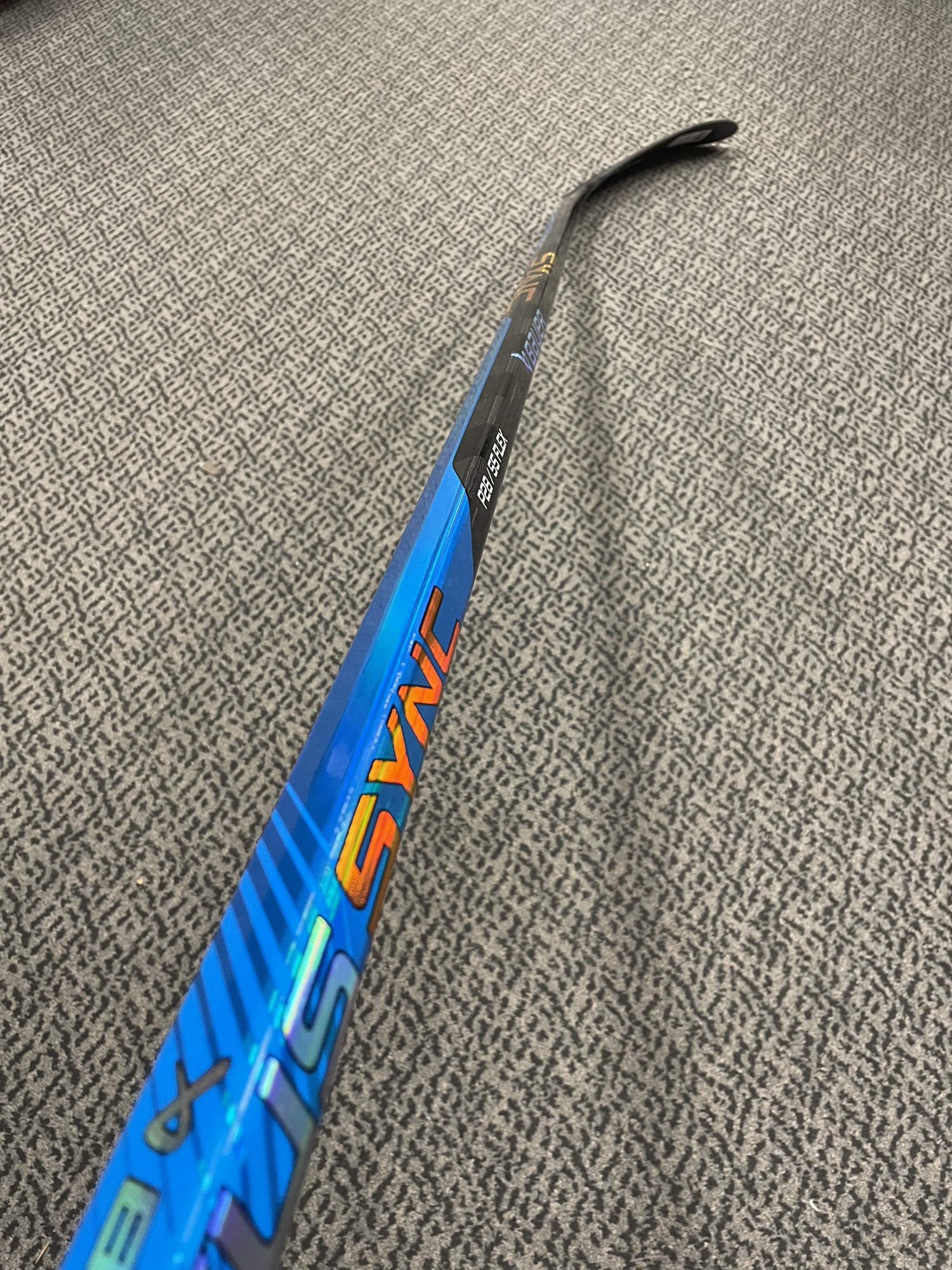 Bauer Nexus Sync P28 curve 55 flex left hand stick | SidelineSwap