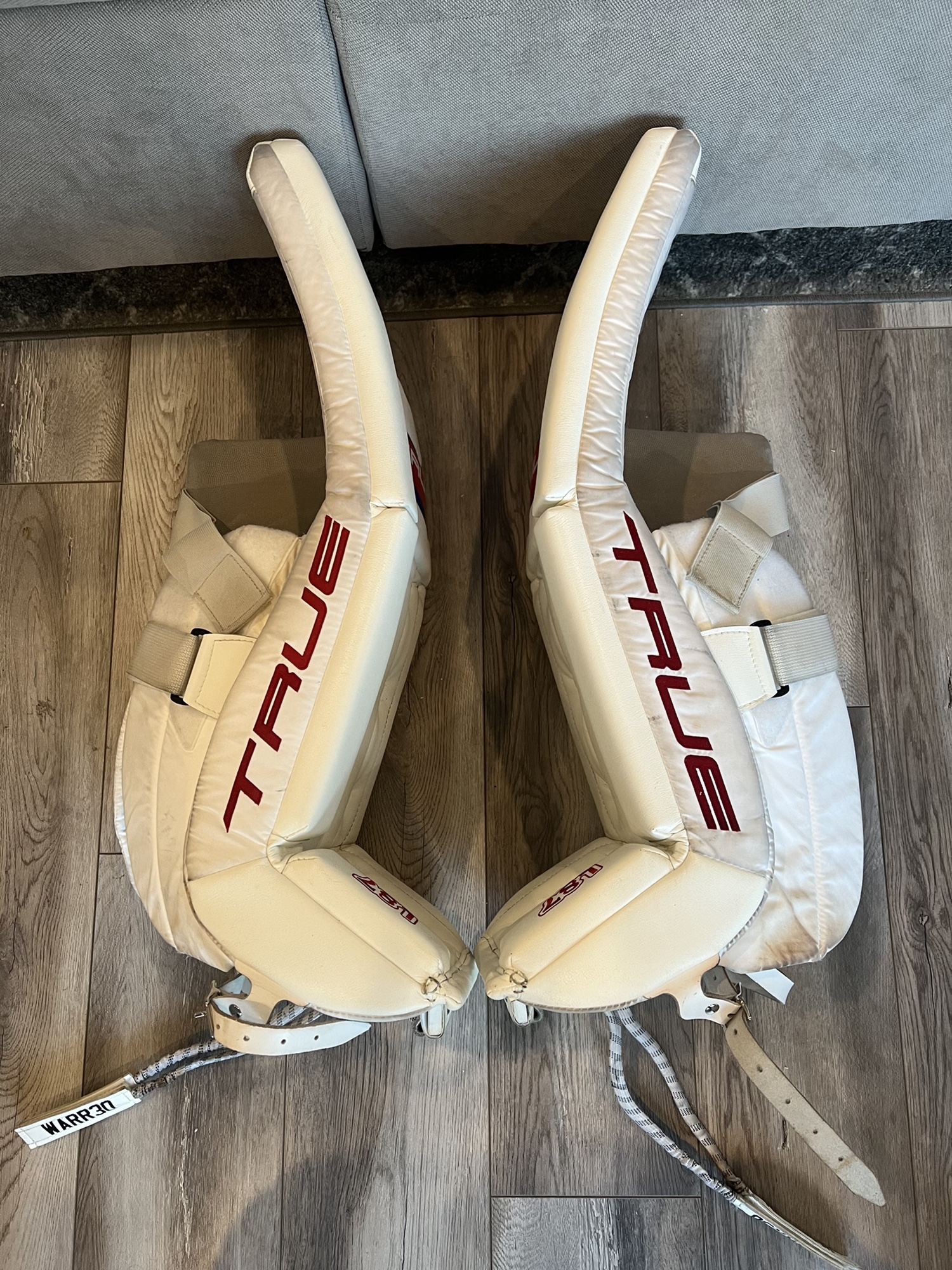 31"+ 2 True Goalie Leg Pads L87 | SidelineSwap