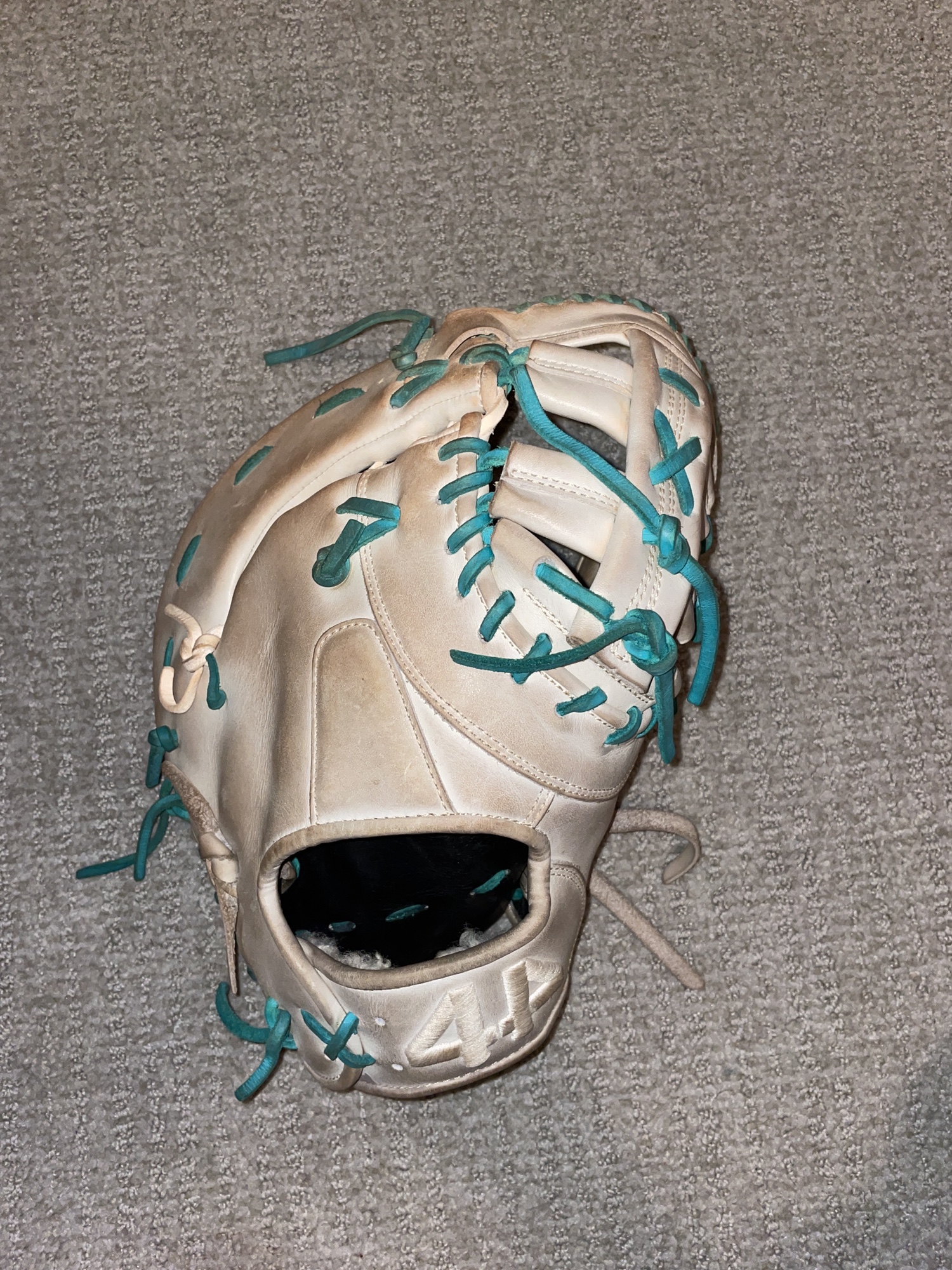 44 pro first base mitt | SidelineSwap