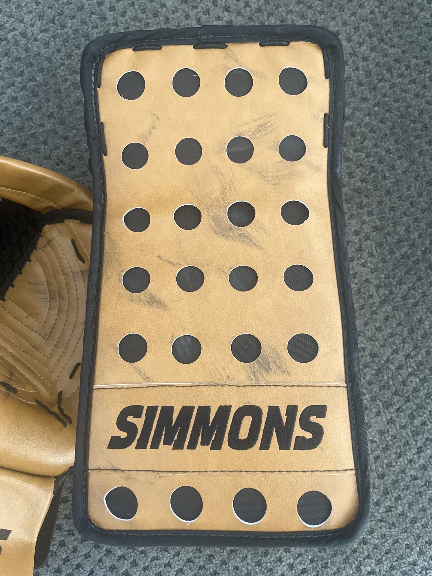 Simmons 1000 Pro Series Blocker and Glove Retro Design set | SidelineSwap