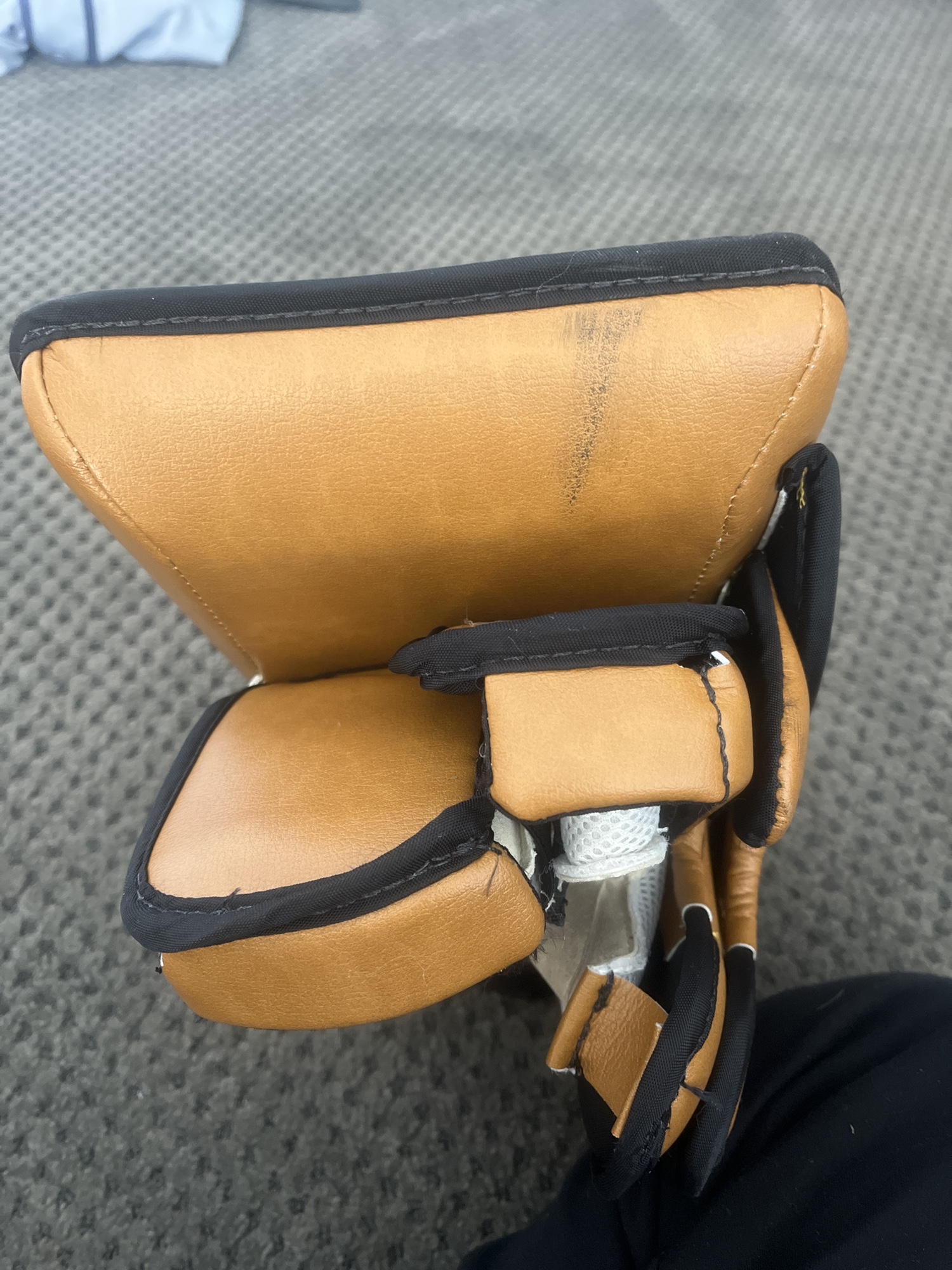 Simmons 1000 Pro Series Blocker and Glove Retro Design set | SidelineSwap