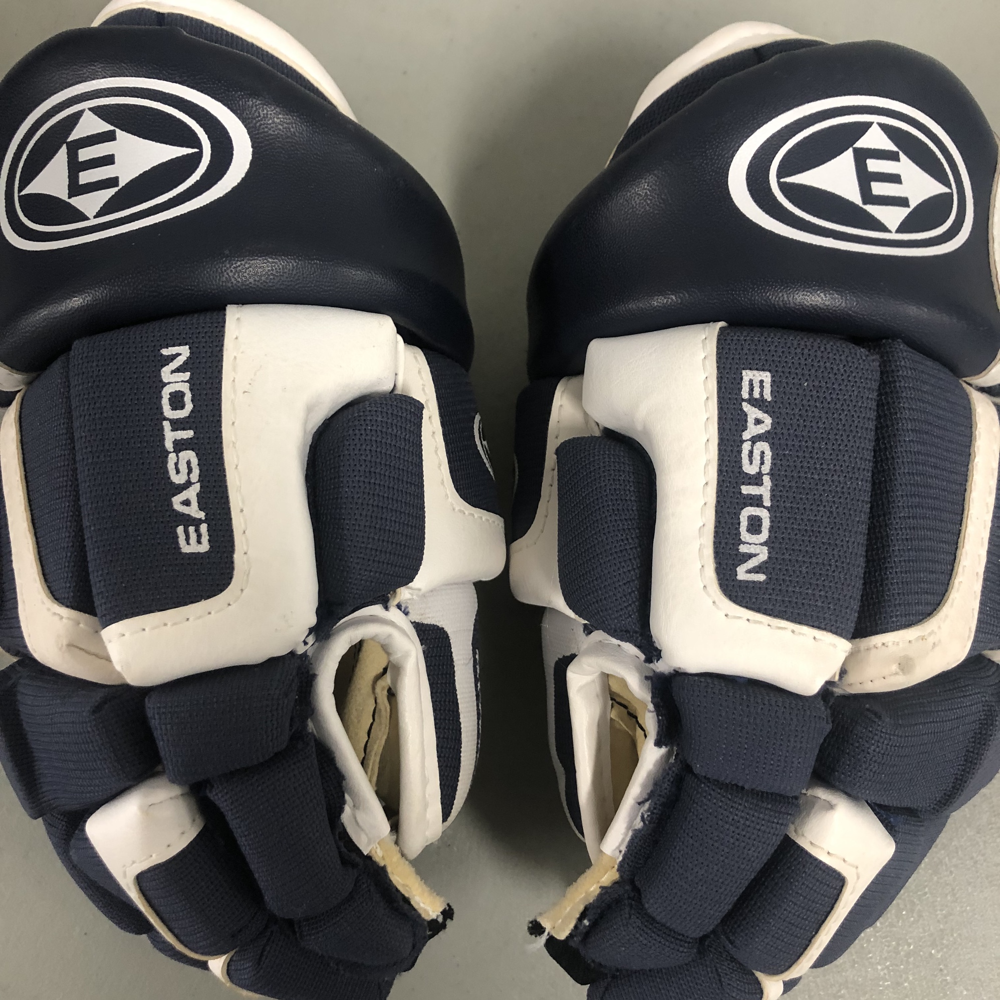 Easton Stealth 10” Hockey Gloves Sidelineswap