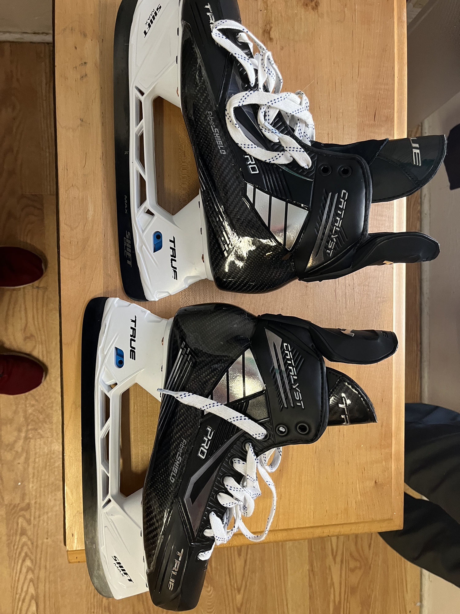 New True Regular Width Pro Stock Size 10 Catalyst Pro Hockey Skates ...