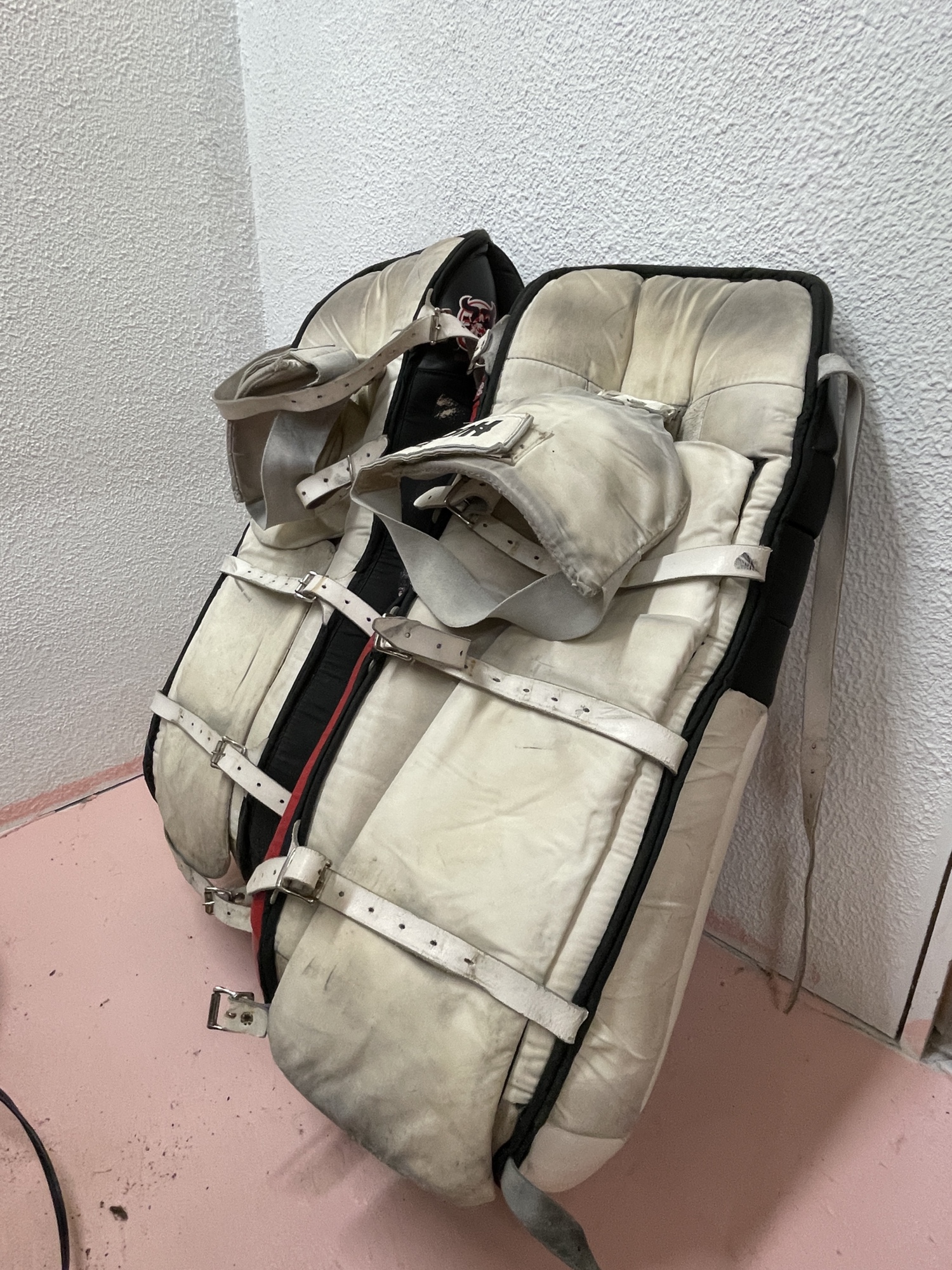 Heaton Helite IV Martin Brodeur 33” | SidelineSwap