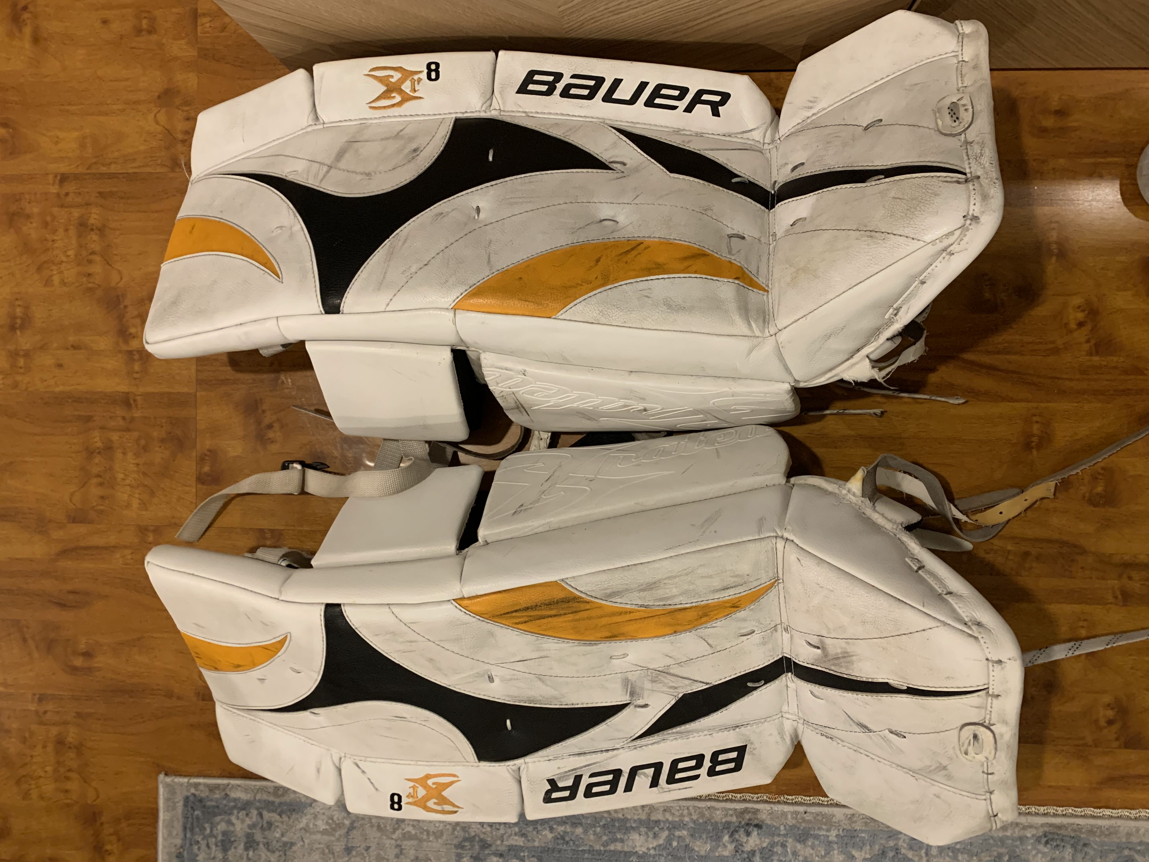 Used 32" Bauer Goalie Leg Pads | SidelineSwap