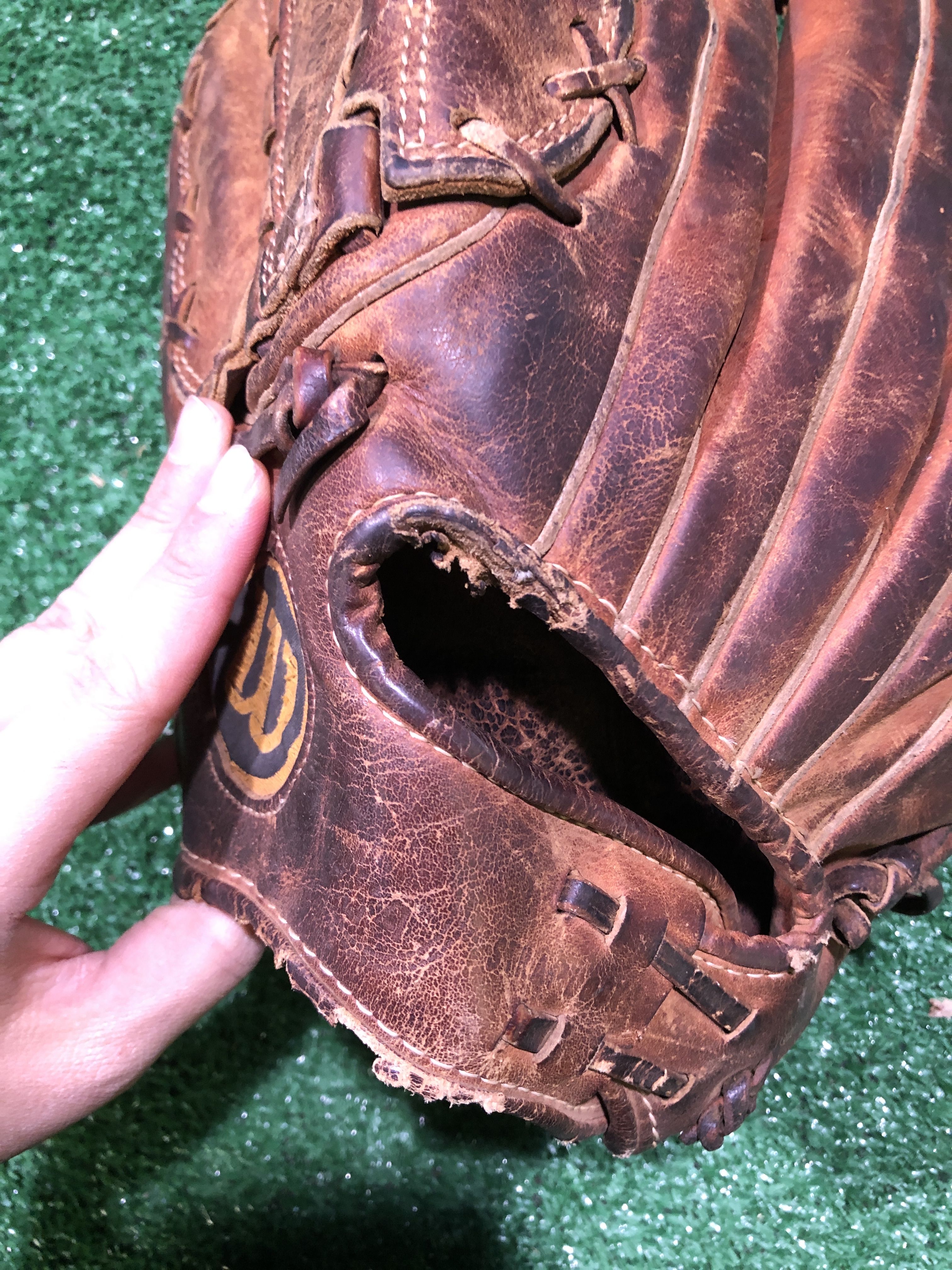 Wilson The A2002 Baseball glove (LHT) | SidelineSwap