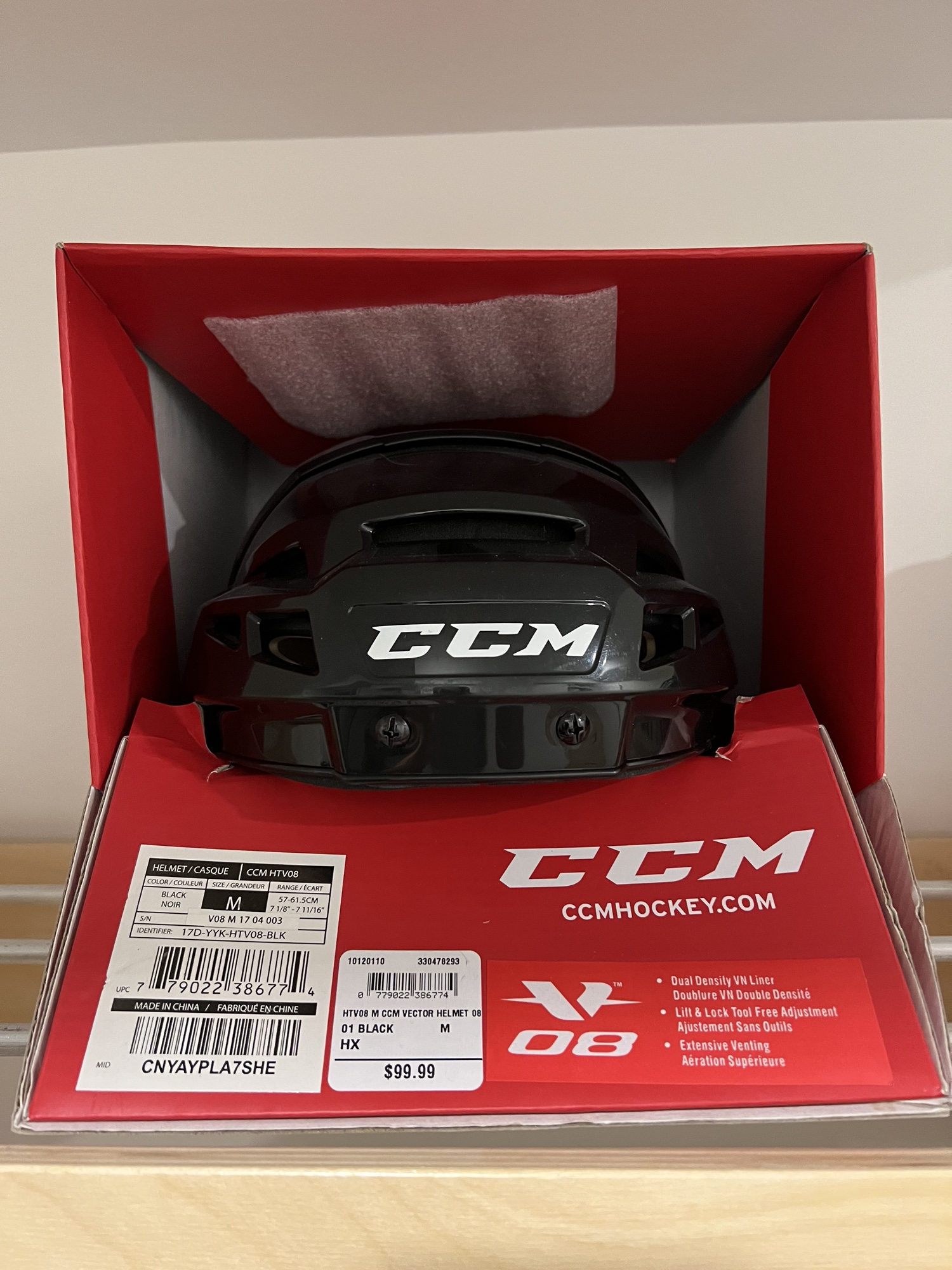 New Medium CCM Vector V08 Helmet | SidelineSwap
