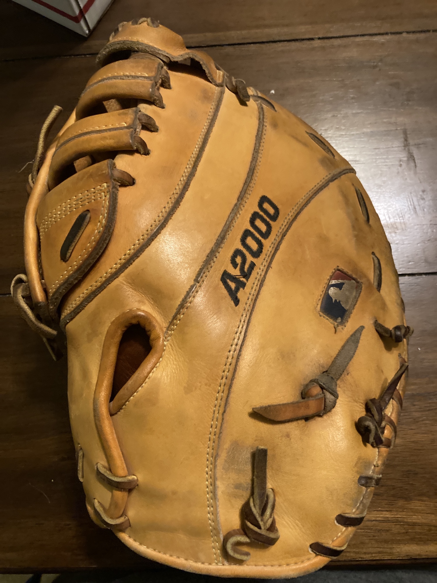 Used First Base 12" A2000 Baseball Glove | SidelineSwap