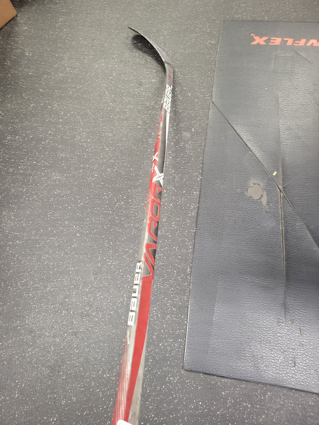 Used Bauer Vapor 1x Se 100 Flex Pattern P92 Senior One Piece Sticks ...