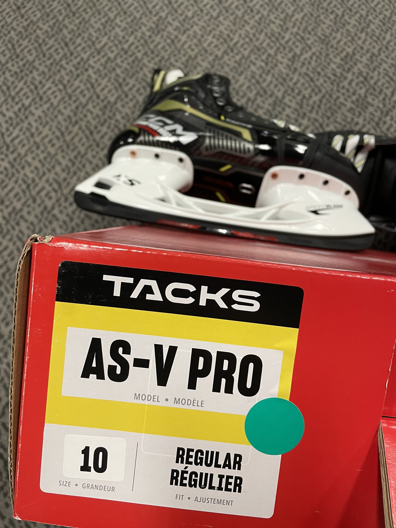 CCM ASV Pro size 10 regular width skate | SidelineSwap