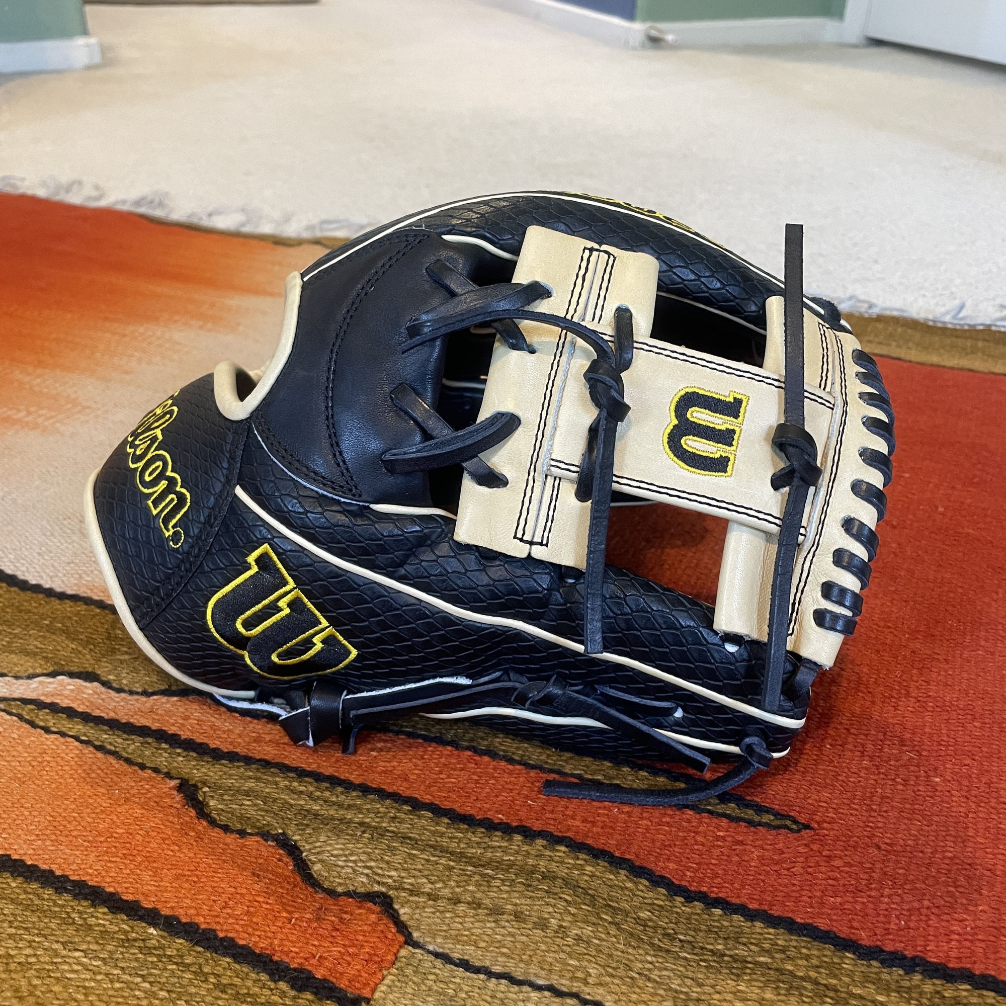 Brand New Without Tags Wilson A2000 Super SnakeSkin KBH13 Baseball ...
