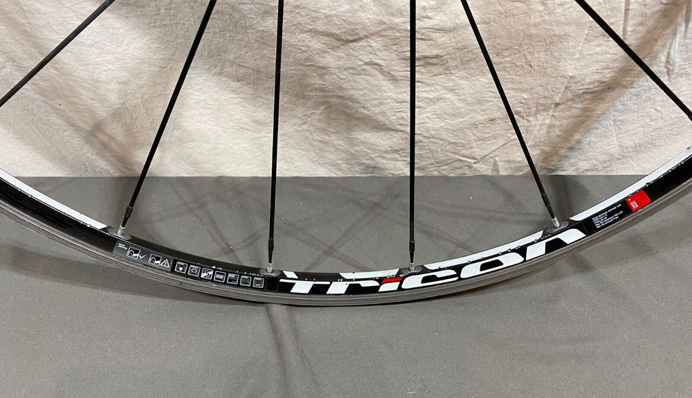 DT Swiss Tricon 18-Bladed Spoke Black Aluminum 700C Road Bike Front ...