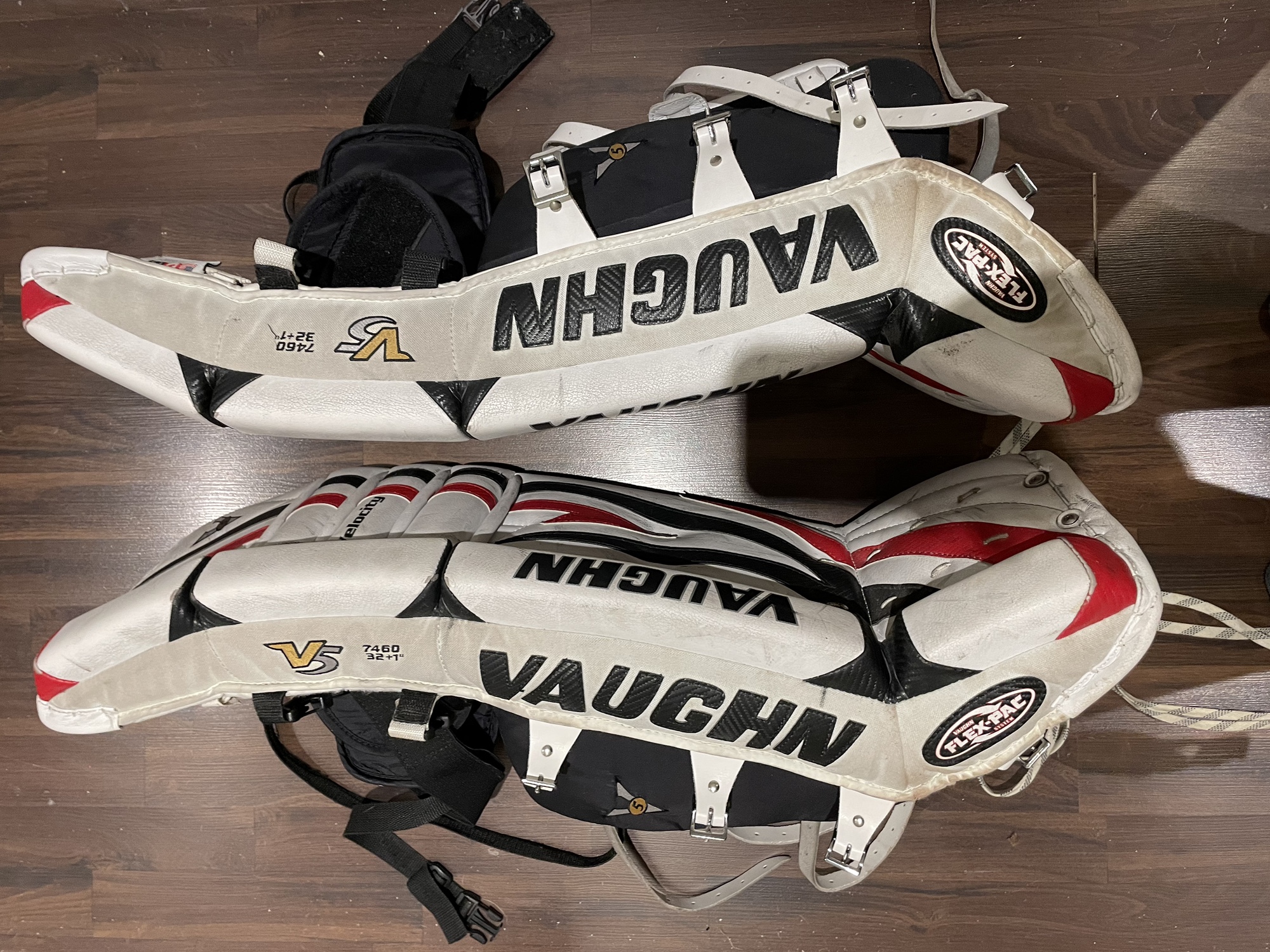 Used 32" Regular Vaughn Velocity V5 Goalie Full Set | SidelineSwap