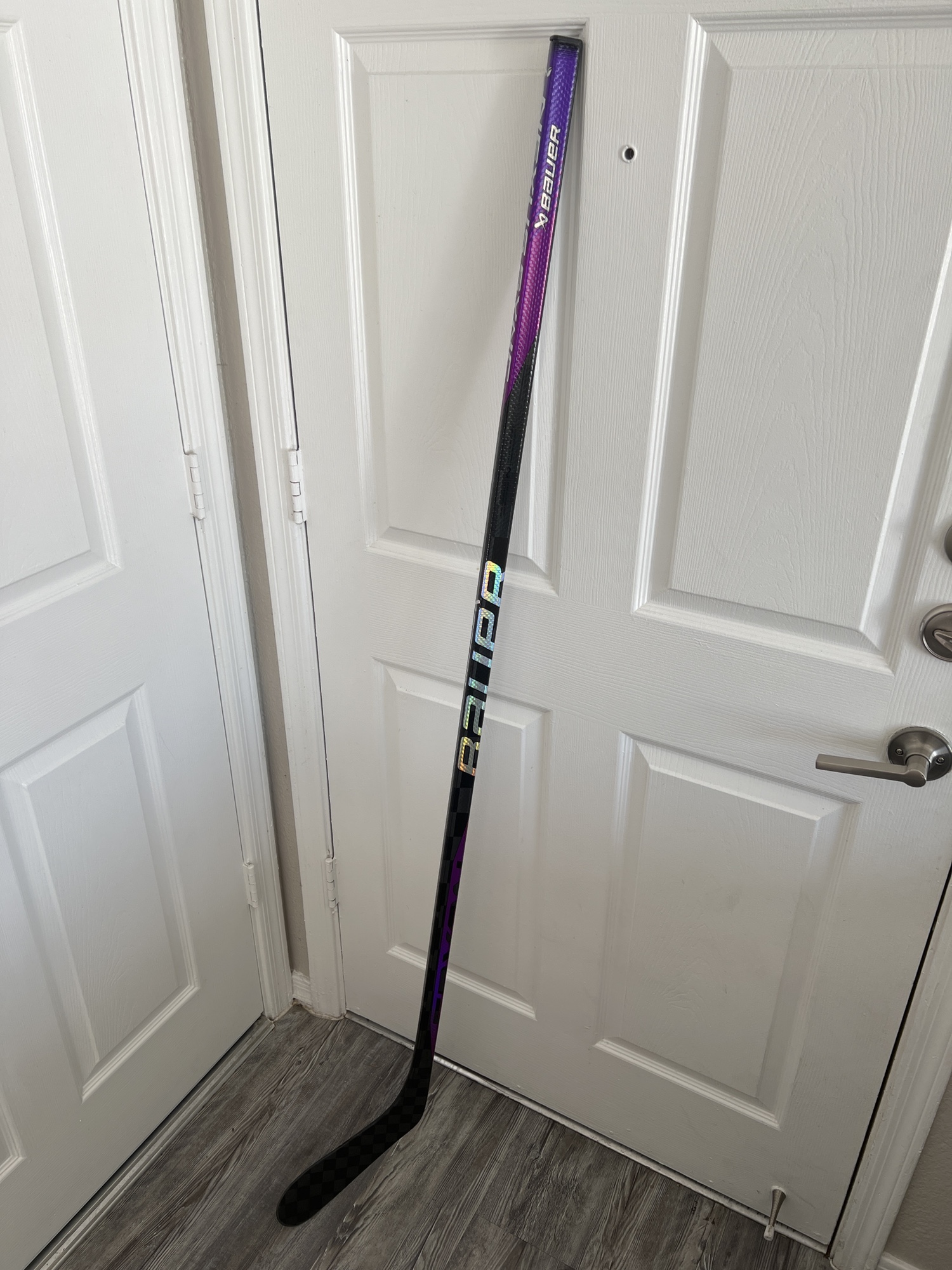 Bauer Nexus Sync PURPLE Sr Hockey Stick RH 70 P28 | SidelineSwap