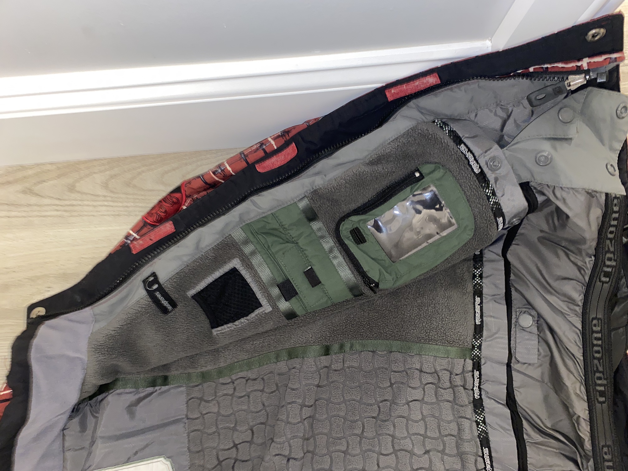 Ripzone Winter Jacket Youth Large | SidelineSwap