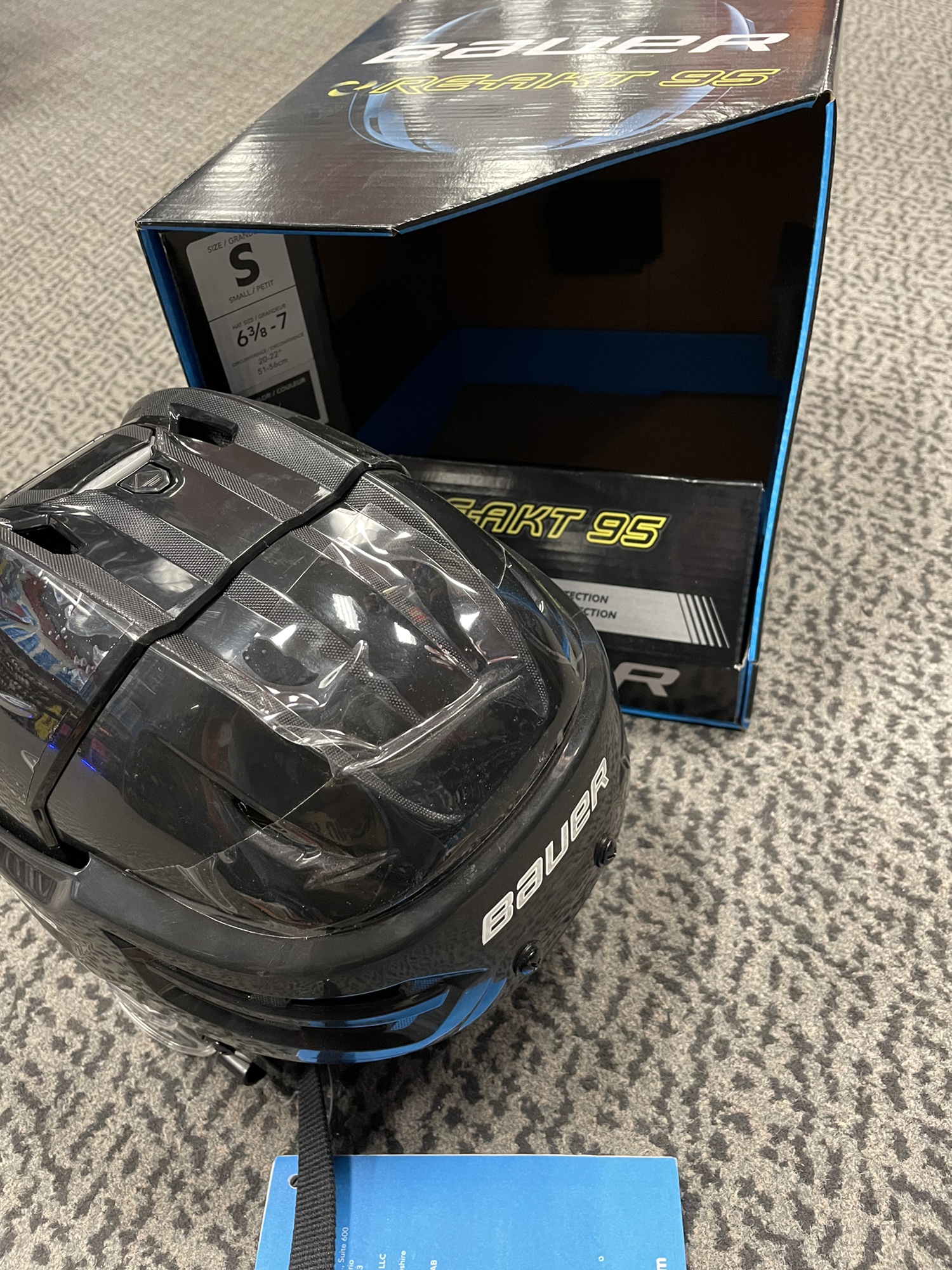Bauer Reakt 95 Black small helmet | SidelineSwap