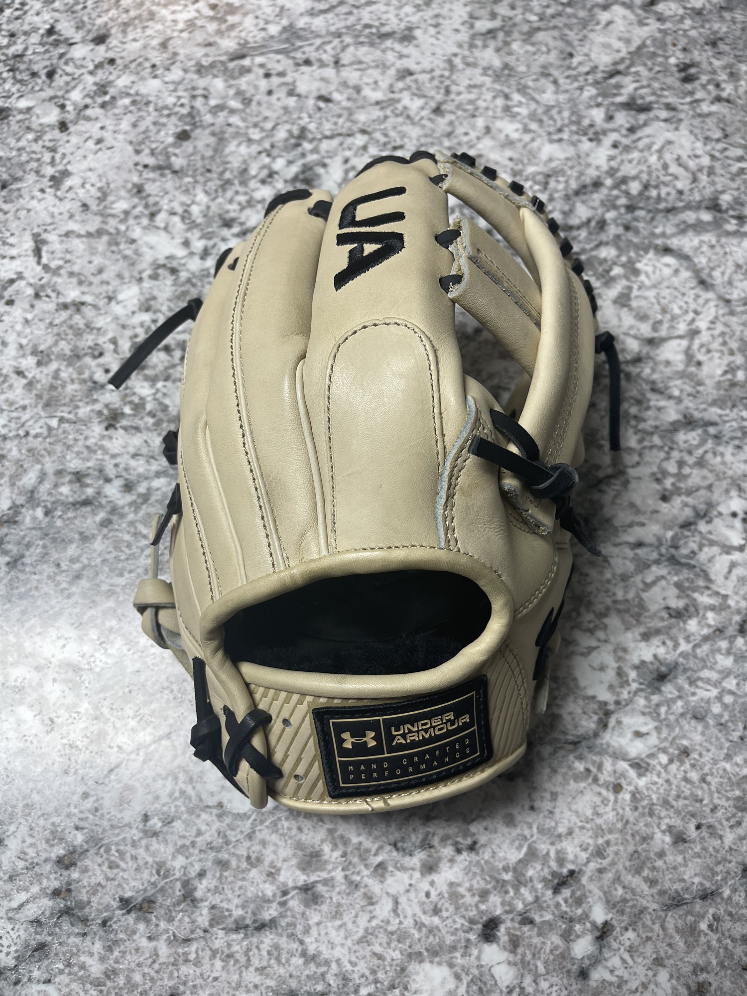 Under Armor Flawless Series FL-1175SP Camel 11.75 Baseball Glove ...