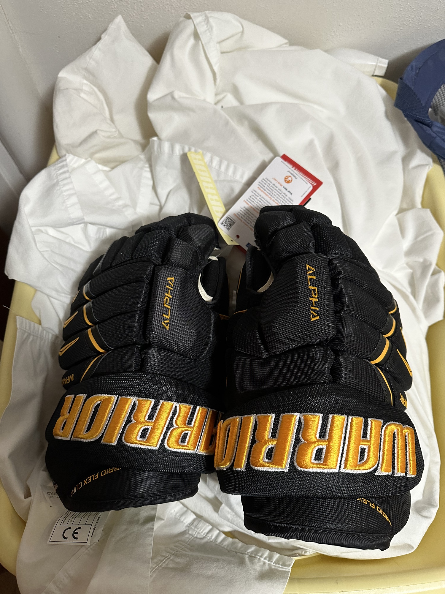 New Warrior Alpha Pro SMU Black/Sports Gold size Senior 14” WOW ...