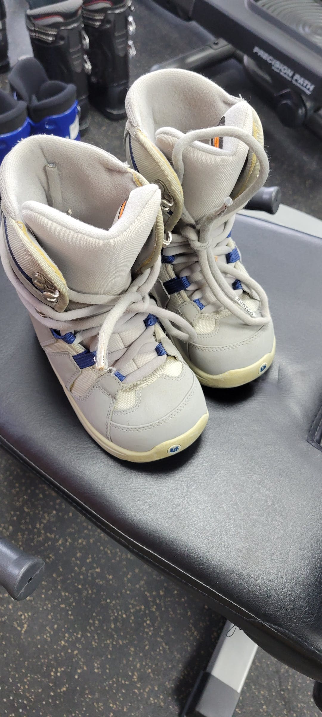 Used Burton Moto Kids Junior 01 Boys' Snowboard Boots | SidelineSwap