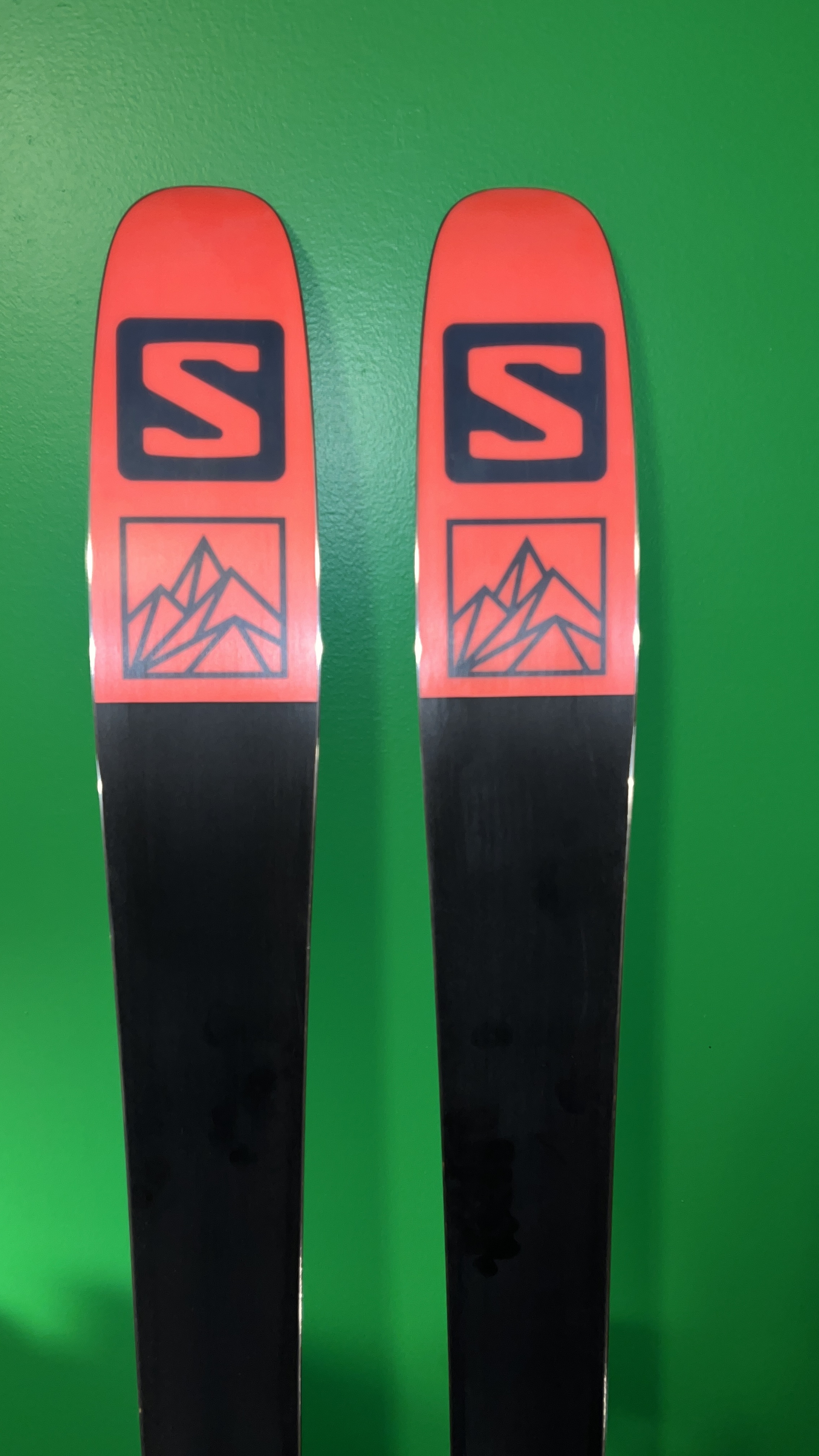 Used 2022 Salomon 183 cm Powder QST 98 Skis With Bindings Max Din 13 | SidelineSwap
