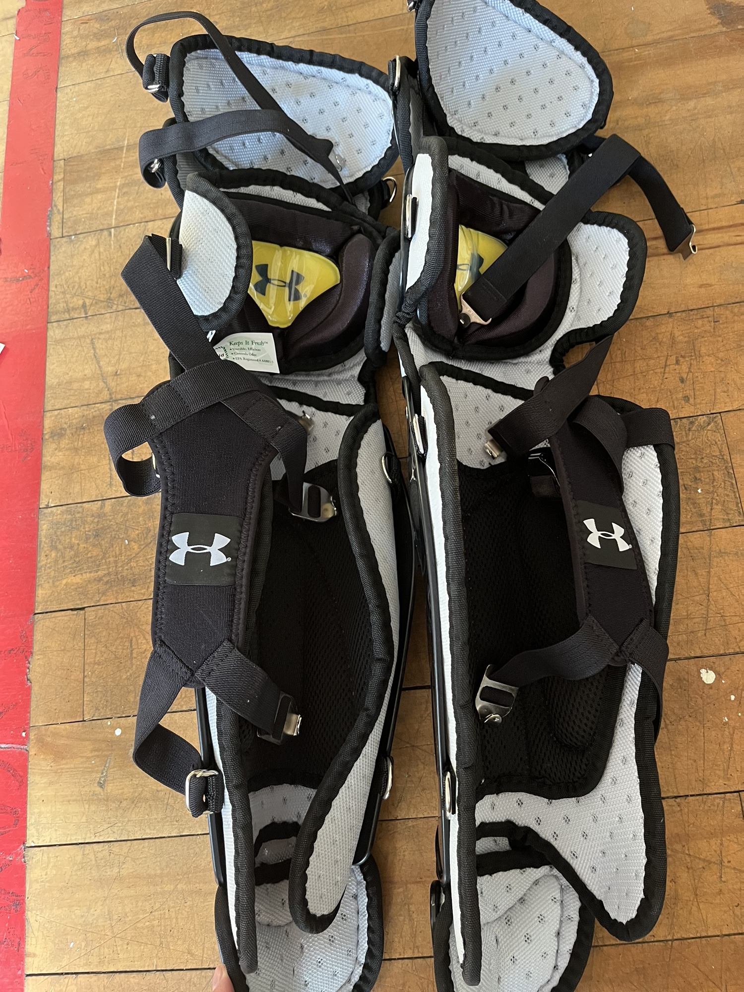 New Under Armour UALG2-SRP Pro-Catcher's Leg Guard 14.5" | SidelineSwap
