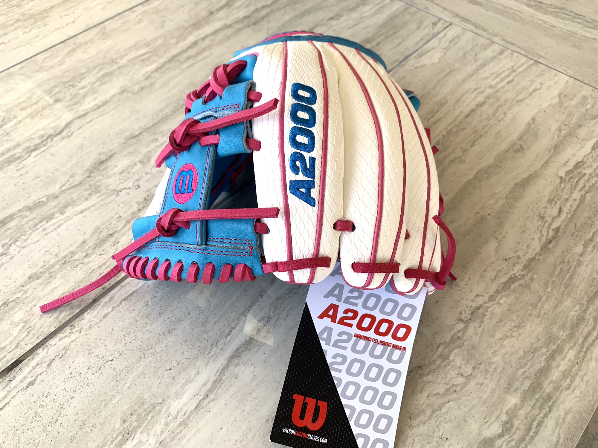 New Infield 11.5" A2000 Baseball Glove | SidelineSwap