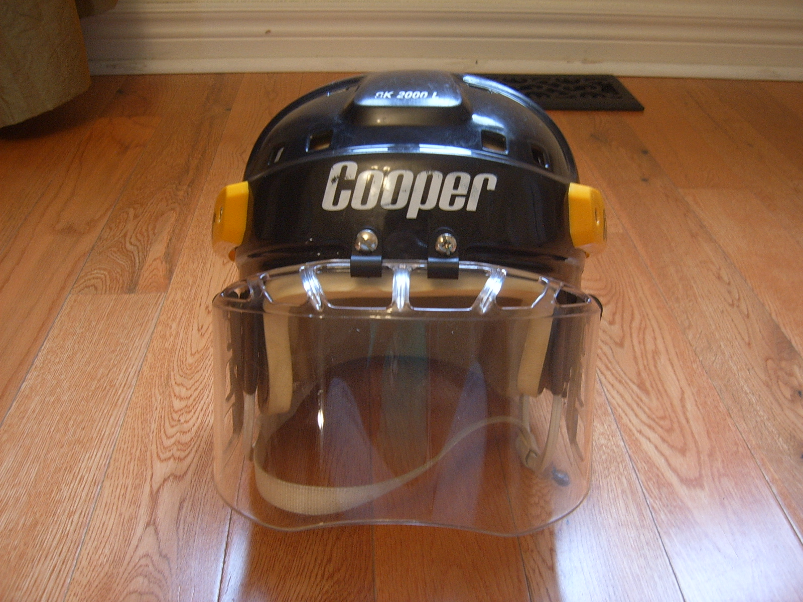 Hockey Helmet-Vintage Cooper Dual Color SK2000 Helmet sz Large w/Cooper ...