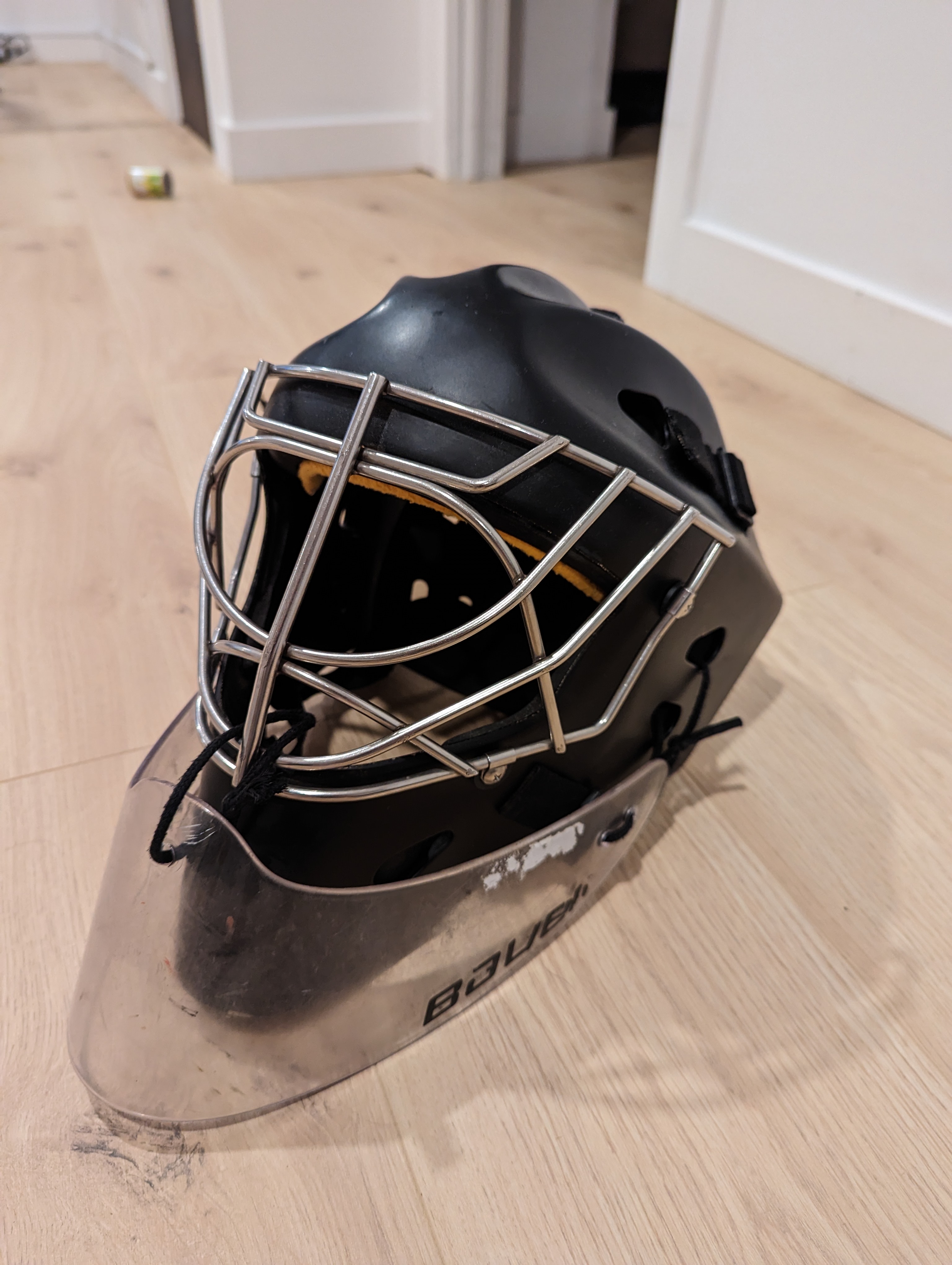 Large Sr Used Hackva Goalie Mask | SidelineSwap