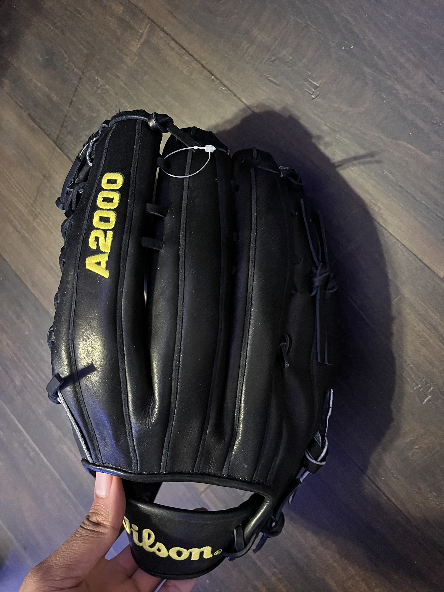 Outfield 12.5" A2000 Baseball Glove | SidelineSwap